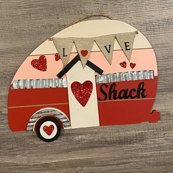 Ashland | Holiday | Camper Love Shack Wall Decor | Poshmark